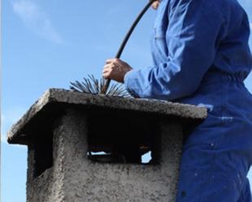 Comment ramoner le conduit d'une cheminée ou d'un poêle